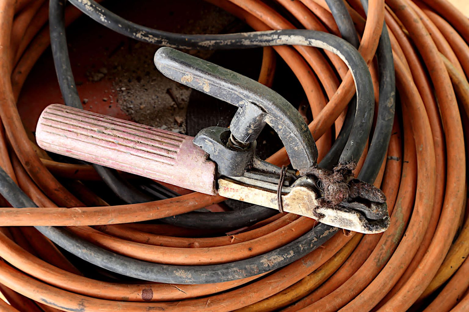 What is the Difference Between AC and DC Welding? | American Industrial ...